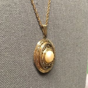 Jewelry | Vintage Locket Necklace | Poshmark